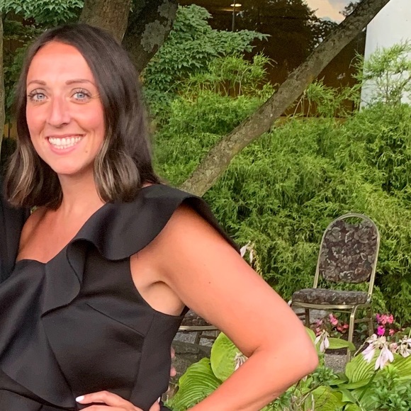 Aly's Closet (@aly_green) | Poshmark